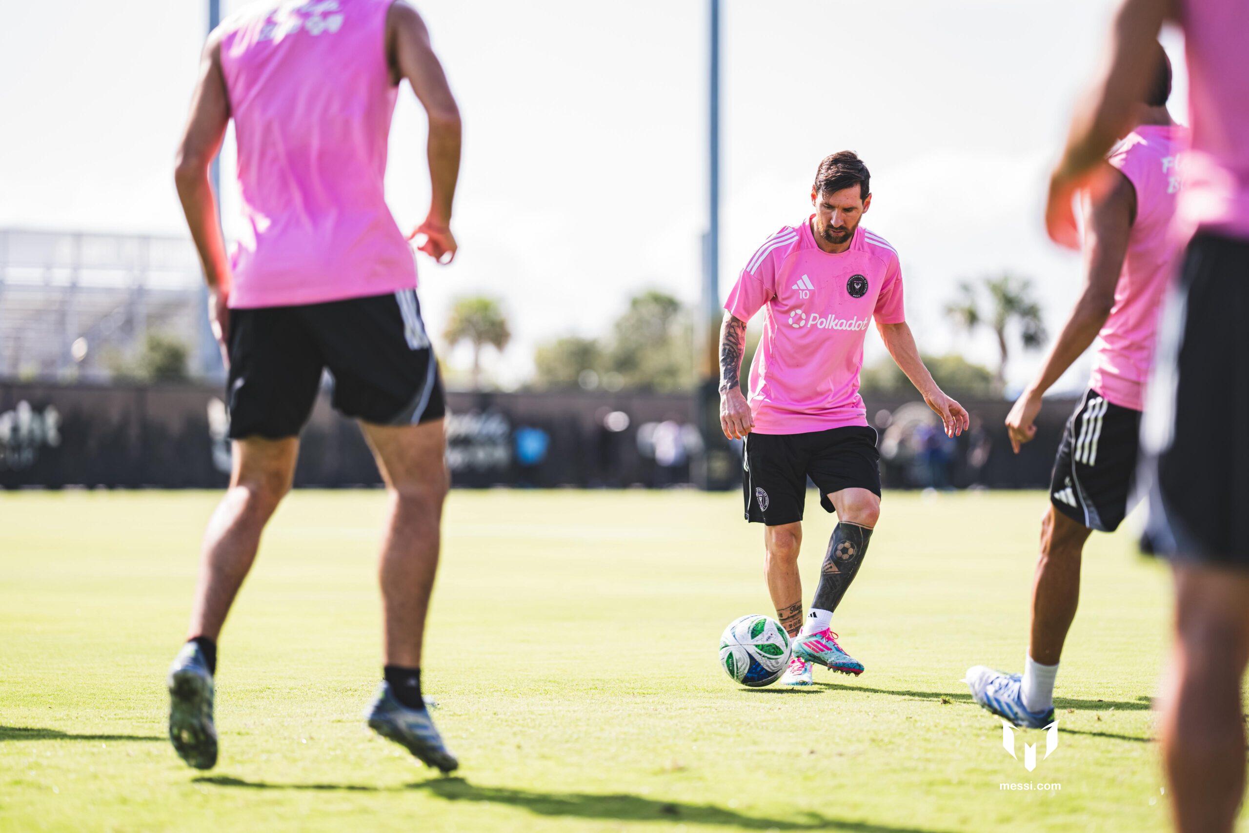 LEO MESSI CHOOSES HIS ICONIC HEADER IN THE 2009 CHAMPIONS LEAGUE FINAL ...